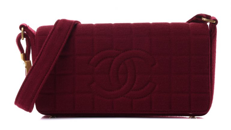 5 Cheap Chanel Bags for under $1,000 • Petite in Paris