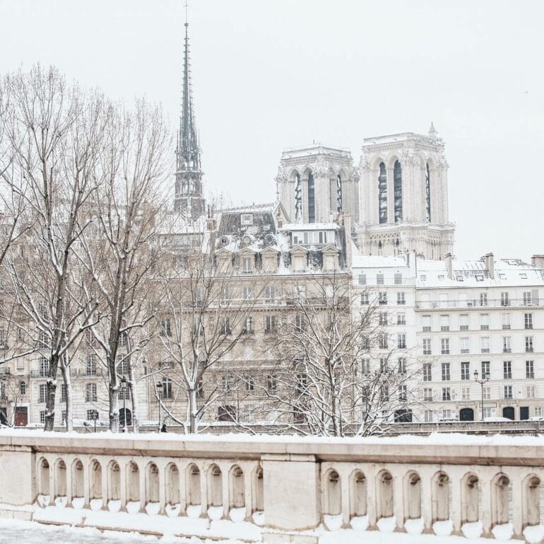 26 Photos of Snow in Paris • Petite in Paris