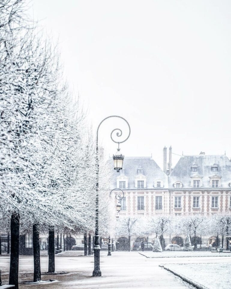 26 Photos of Snow in Paris • Petite in Paris
