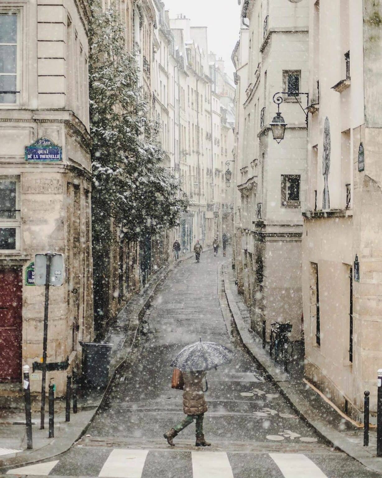 26 Photos of Snow in Paris • Petite in Paris