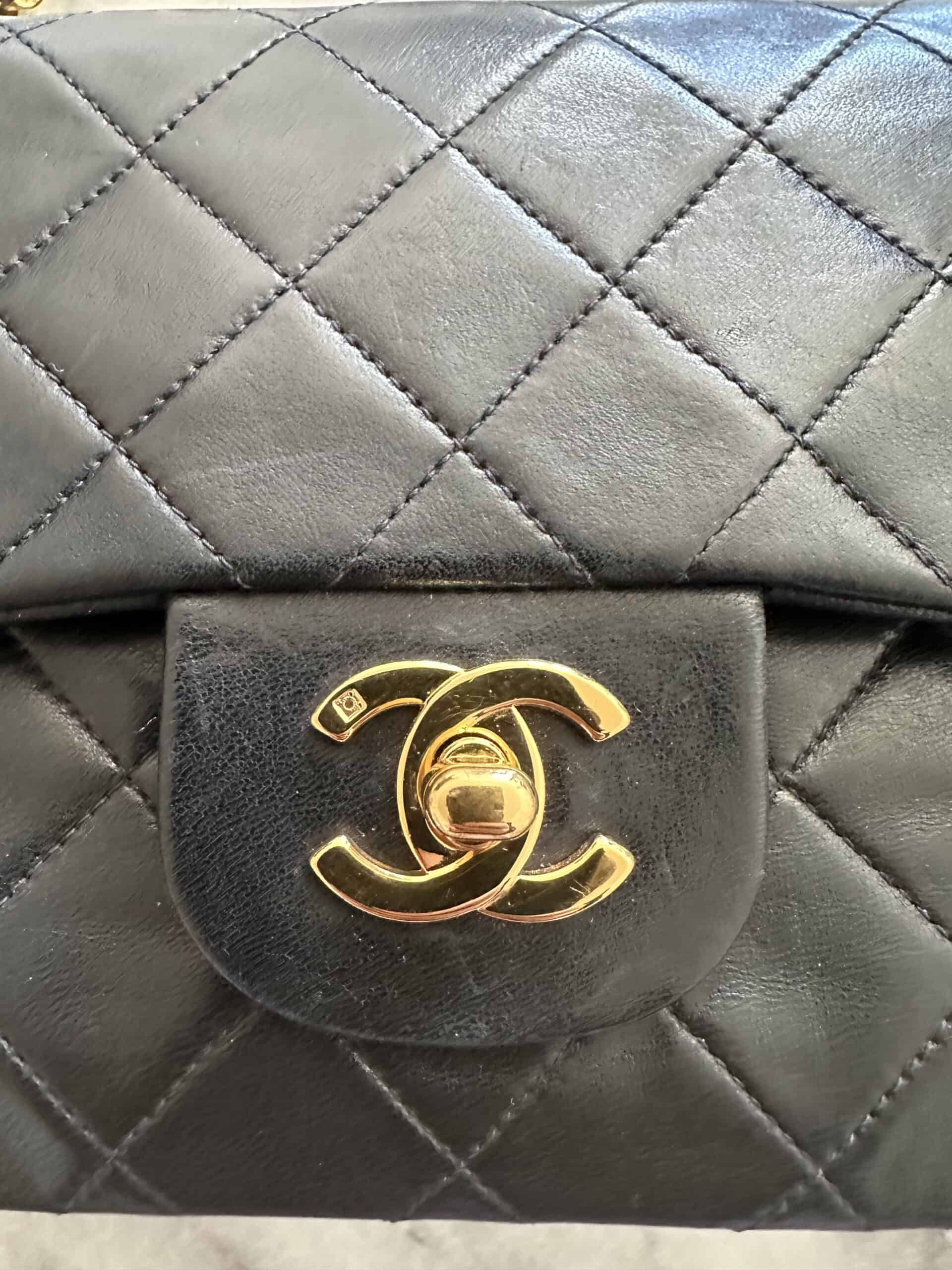 6 Tips When Buying your First Chanel handbag • Petite in Paris